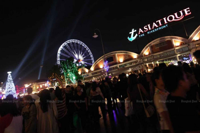 Bangkok Post - AWC cuts rents as visitor numbers plummet