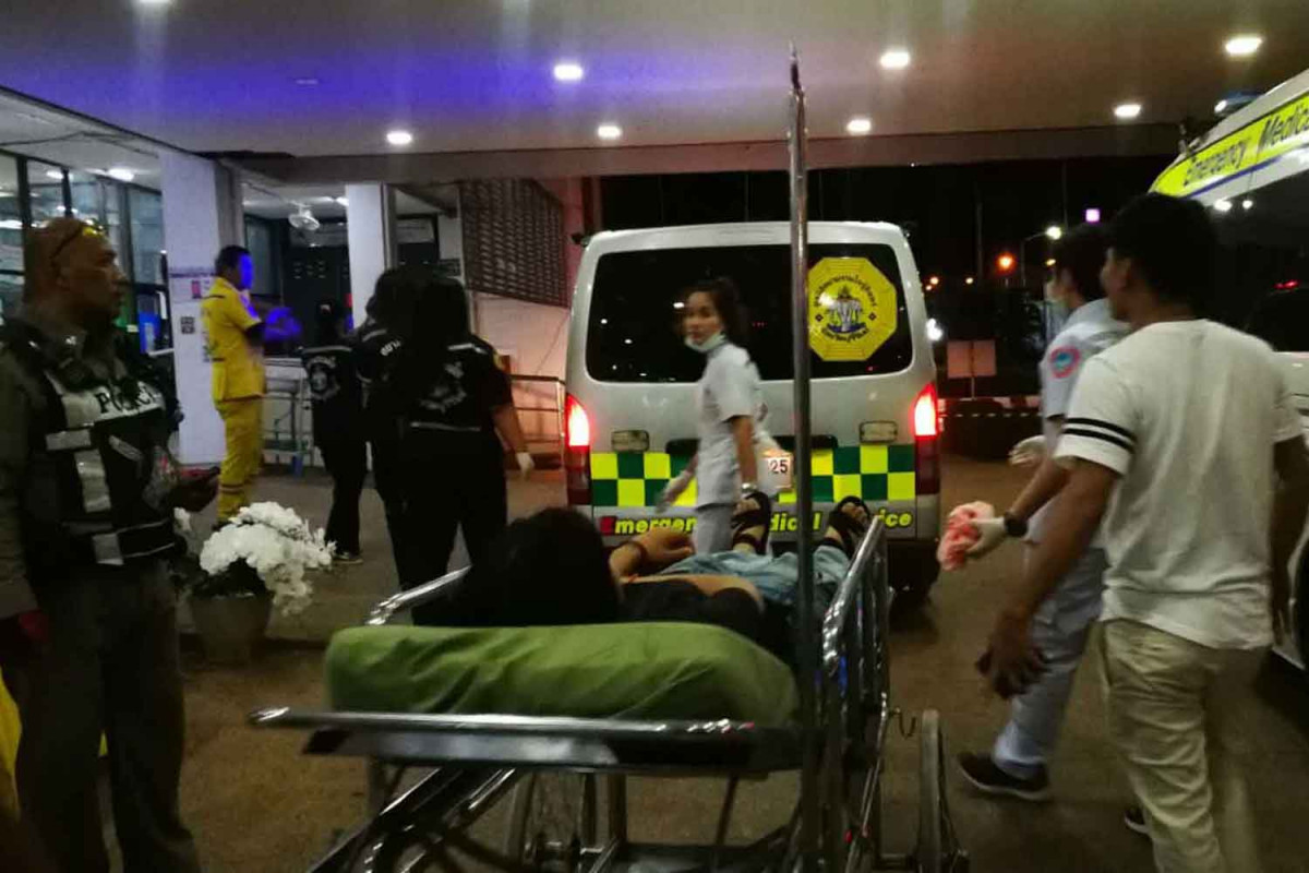 Bangkok Post - Police guard hospital after gangs brawl