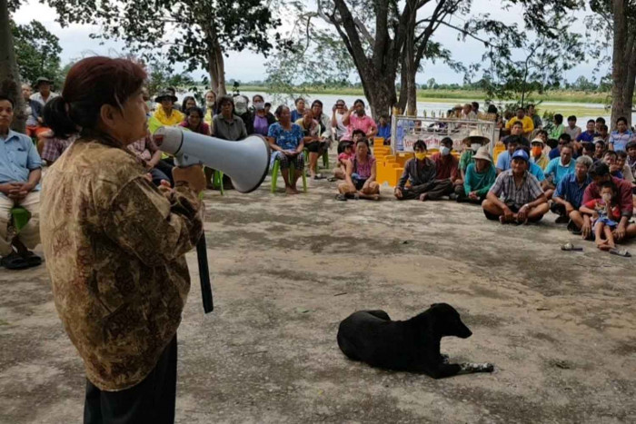 Bangkok Post - Protest against fishing ban in local swamp