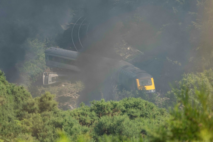 Bangkok Post - Three dead in Scottish train crash