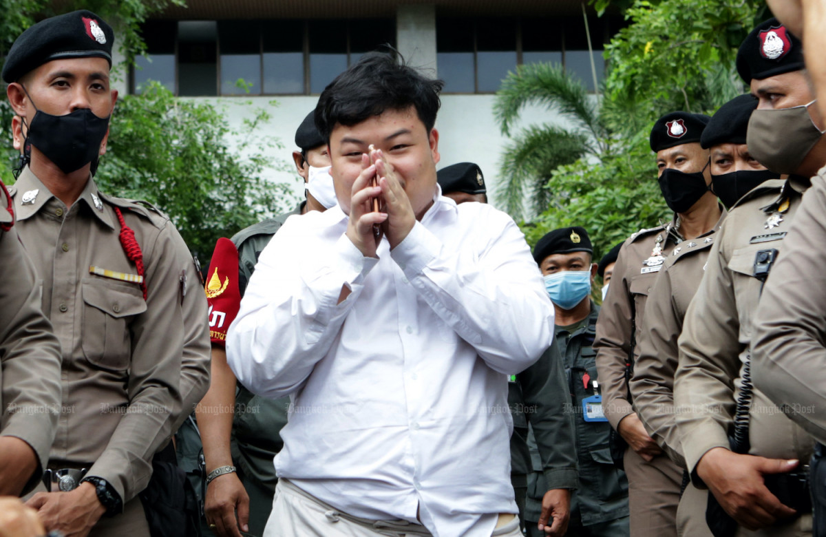 Bangkok Post - Parit gets bail but vows to keep speaking out
