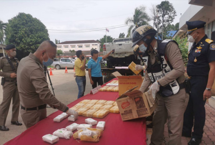 Bangkok Post Meth Pills Seized After Car Chase