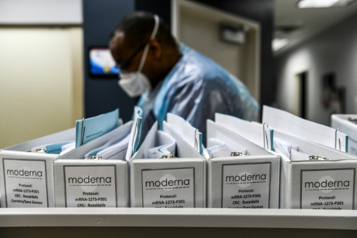 Bangkok Post - Moderna shares Covid-19 vaccine trial blueprints, Pfizer ...