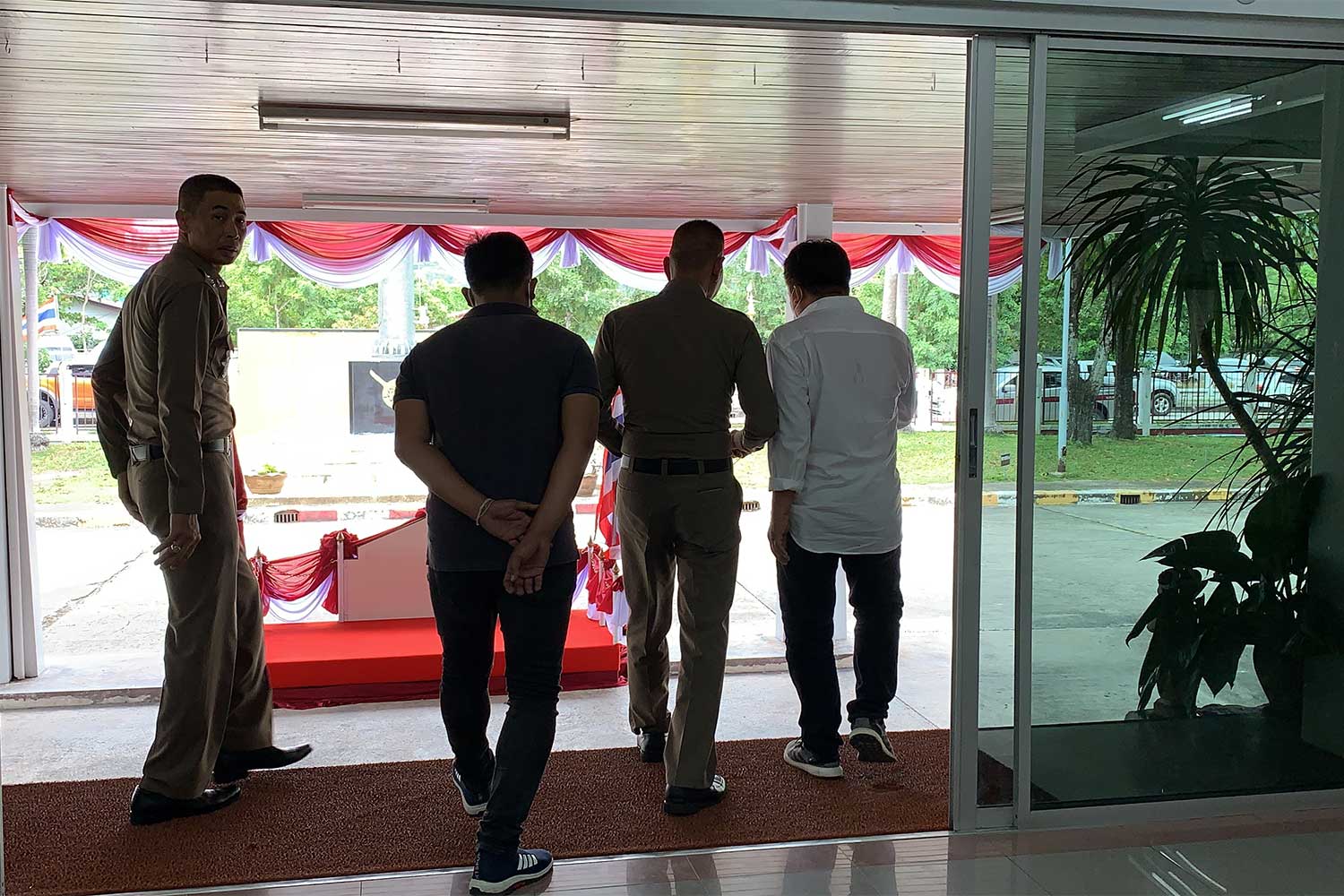 Bangkok Post - Investigators narrow focus in zoos chief's murder case