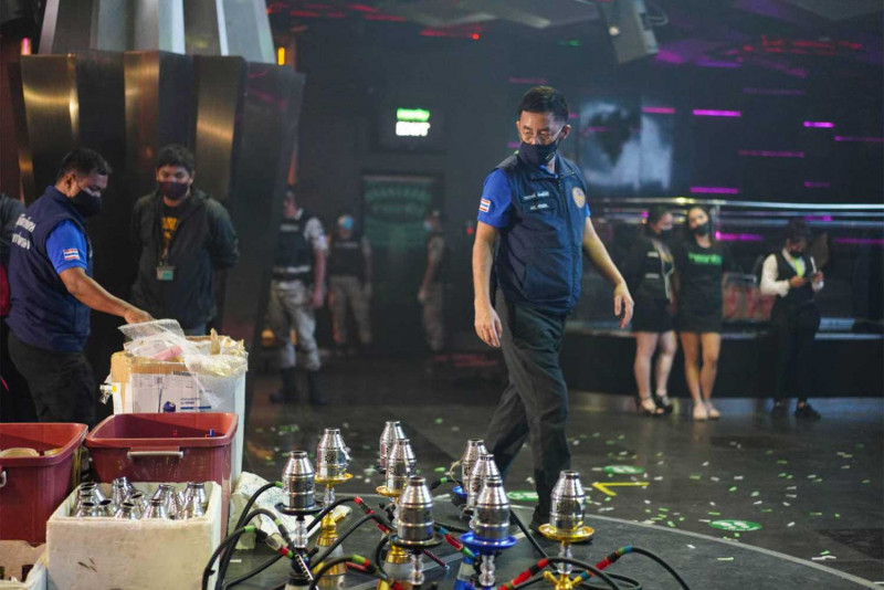 Bangkok Post - After-hours nightclub raided, 150 arrests