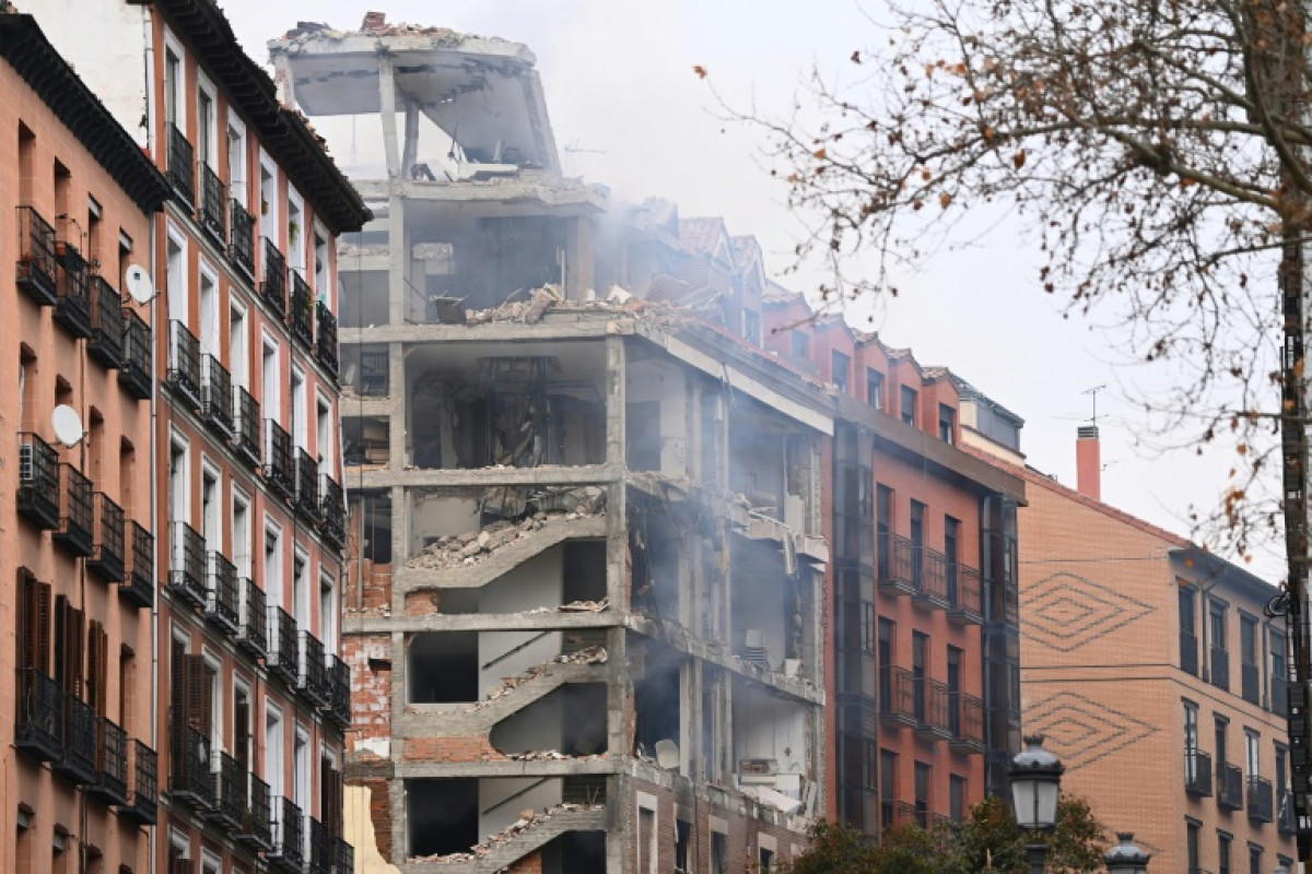 Bangkok Post - Three dead as gas blast rips through Madrid building
