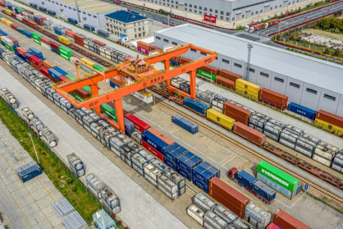 Bangkok Post - China's imports pick up further, exports strong in March