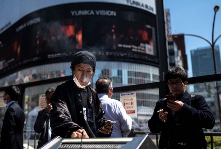 Bangkok Post - Tobacco giant to phase out cigarettes in Japan in 10 years