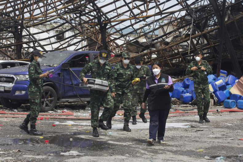 Bangkok Post - Air safe to breath around burned-down factory