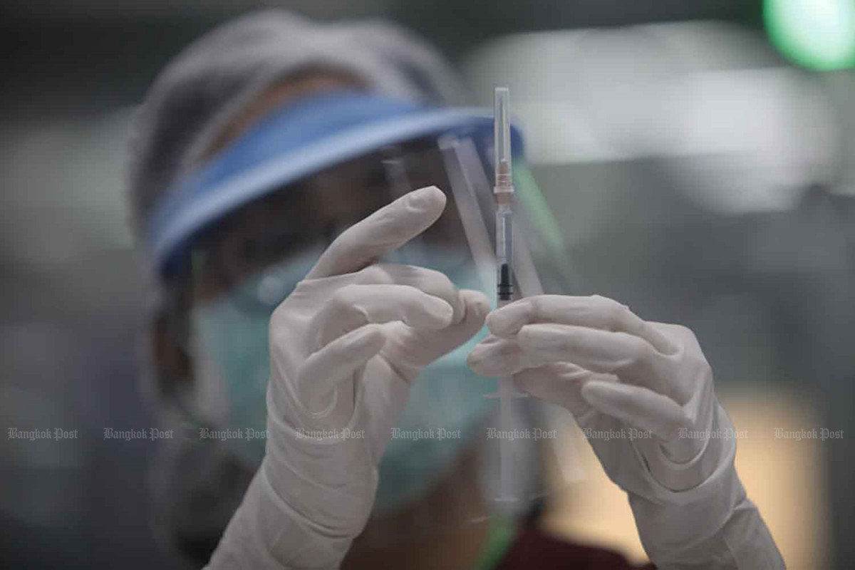 Bangkok Post - Sinovac-produced antibodies 'halve every 40 days'