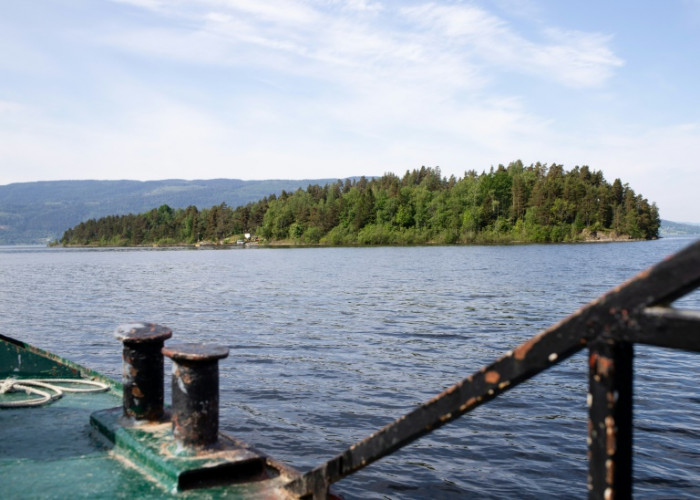 Bangkok Post - Ten years on, Utoya massacre survivors seek to confront ...