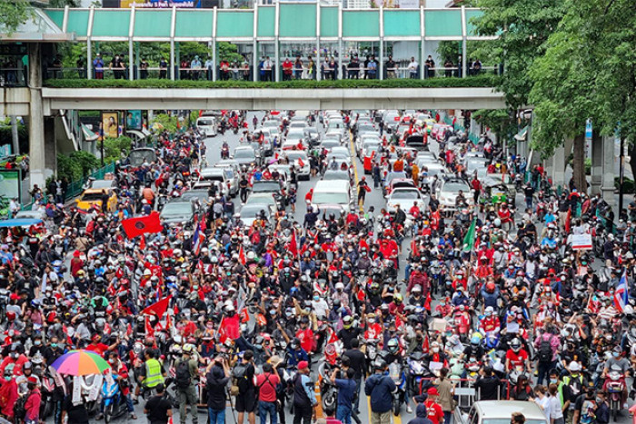 Bangkok Post - 'Car mob' rallies rev up to drive out Prayut