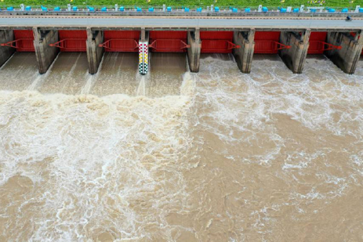 Bangkok Post - Chao Phraya Dam to discharge more water downstream