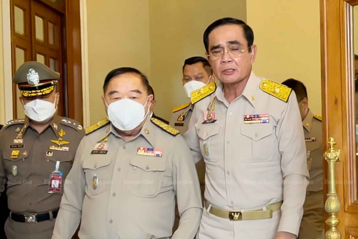 Bangkok Post - PM denies rift with Prawit