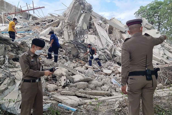 Bangkok Post - Workers injured as apartment buildings collapse