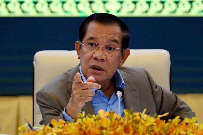 Bangkok Post - Angry Hun Sen orders US weapons destroyed