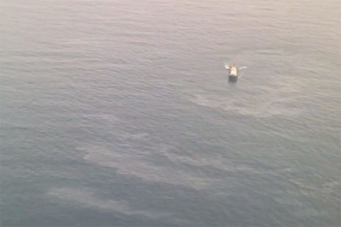 Bangkok Post - Navy sent to deal with second SPRC oil spill off Rayong