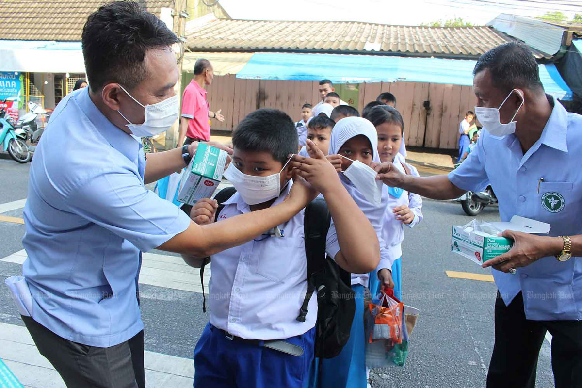 Bangkok Post - Hospital filling up with kids
