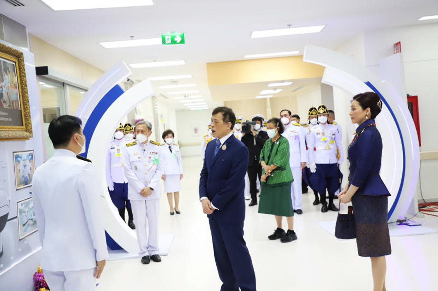 Bangkok Post - Majesties launch new Siriraj facility