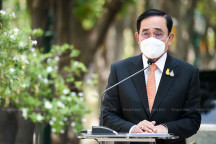 YouTuber calls Prawit sweet, loses a million fans