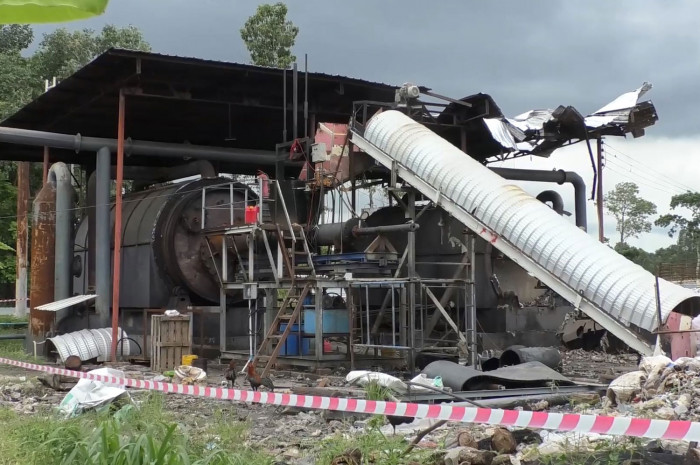 Bangkok Post - Lecturer killed in furnace explosion