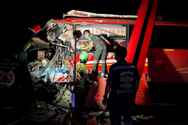Bangkok Post - Thai tourists killed, injured in Laos bus crash