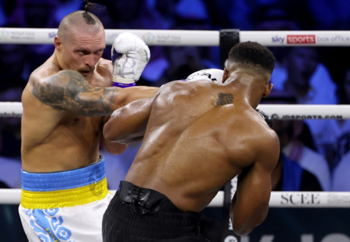 Bangkok Post - Usyk beats Joshua by split decision in heavyweight title ...