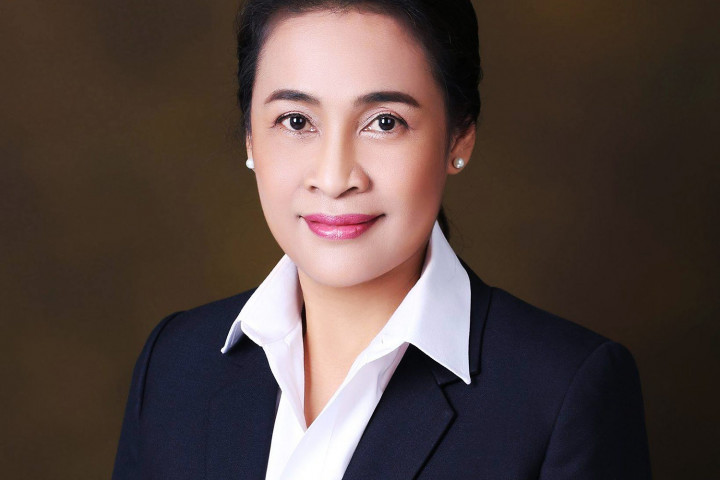 Bangkok Post - Kanokwan suspended over land