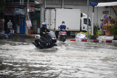 Crippled water pumps blamed for Pathum Thani floods