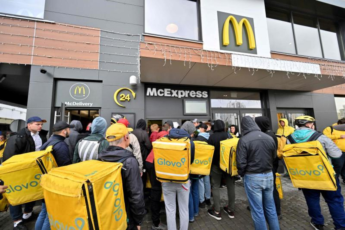 Bangkok Post - Fast-food chain reopens in war-torn Ukraine, offering ...