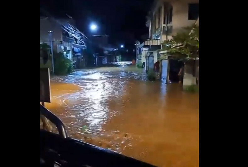 Bangkok Post - River overflow floods Mae Sai in Chiang Rai