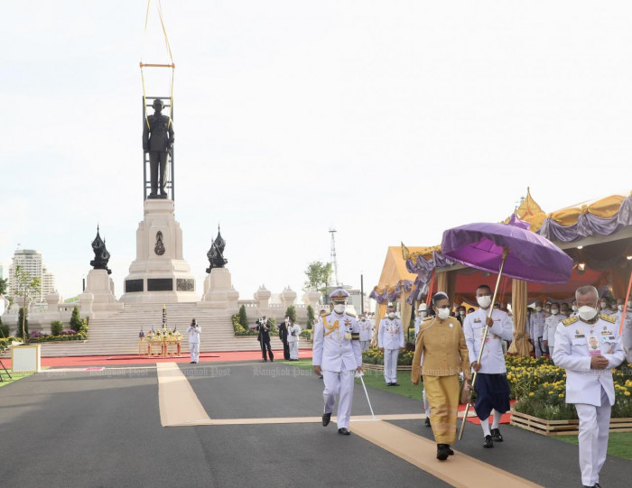 Park gets new statue of late king Bangkok Post Learning - Learn English ...
