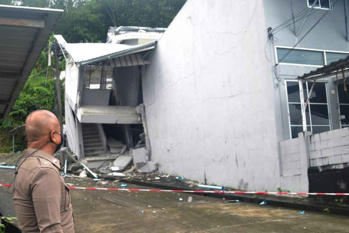 Bangkok Post - Buildings collapse in rain-soaked Phuket