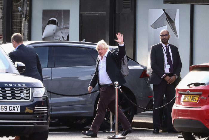 Bangkok Post - Johnson returns to UK amid comeback talk