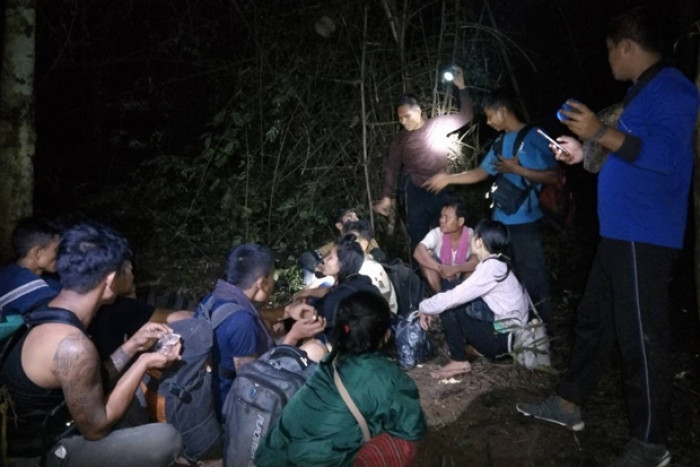 Bangkok Post - Illegal job seekers arrested near western border