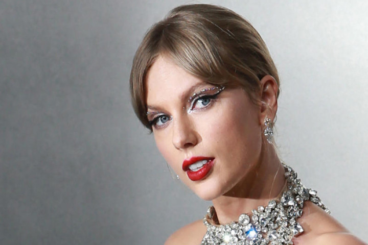 Taylor Swift announces return to touring with 'Eras'