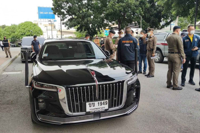 Bangkok Post - Chinese man arrested with fake Thai ID, embassy limo and ...