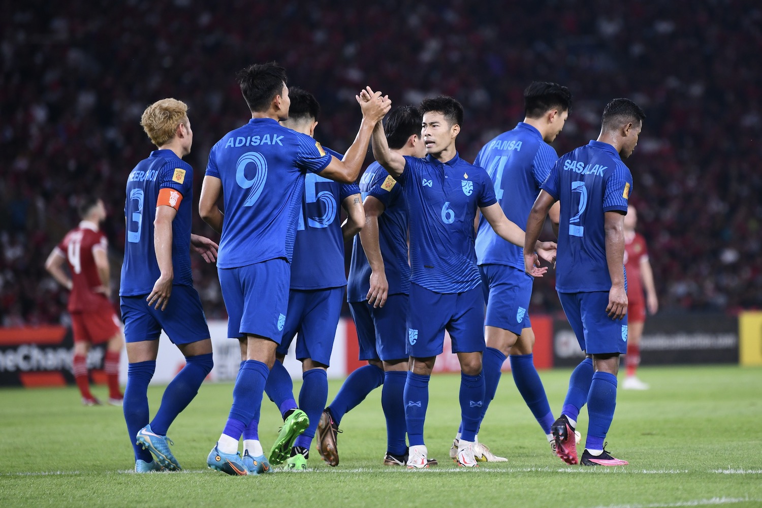 10 man Thailand Draw With Indonesia