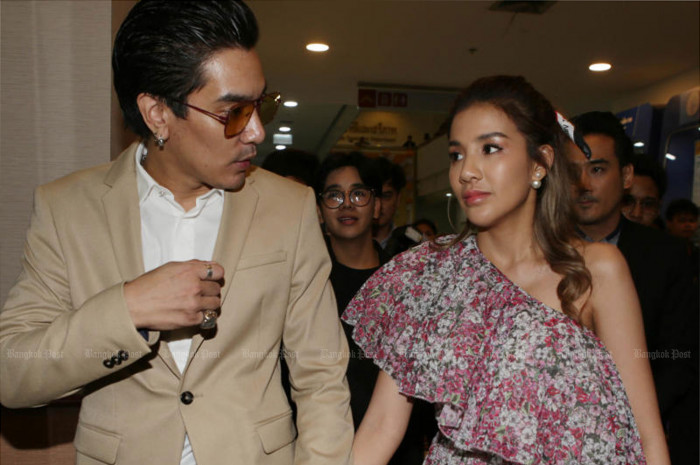 Bangkok Post - Celebrity couple in Forex-3D crosshairs