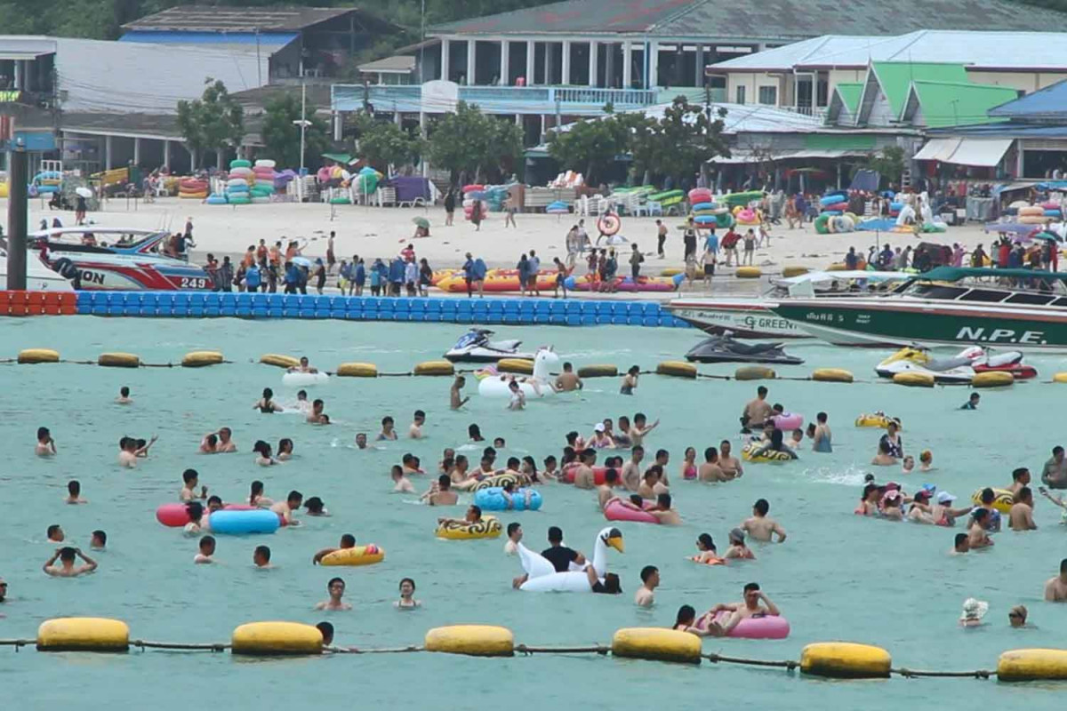 Bangkok Post - Water shortage hits Koh Lan