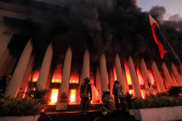 Bangkok Post - Fire destroys historic Philippine post office building Bangkok Post - Fire destroys historic Philippine post office building