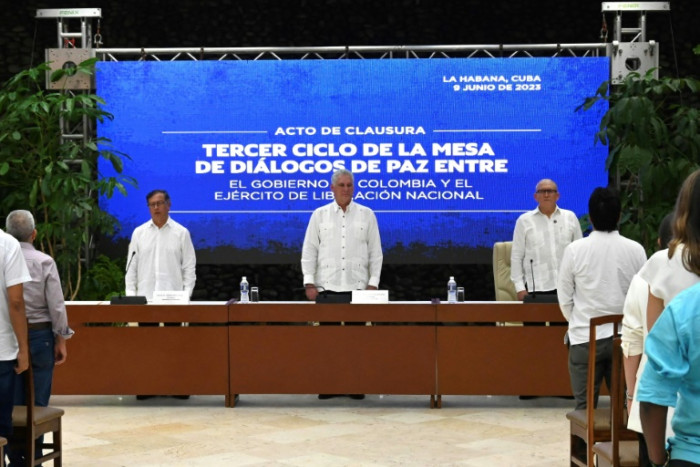 Bangkok Post - Colombian government, ELN guerrillas sign six-month truce