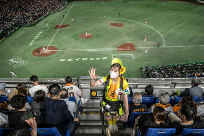 Bangkok Post - Speed demons: the 'uriko' beer vendors of Japanese baseball