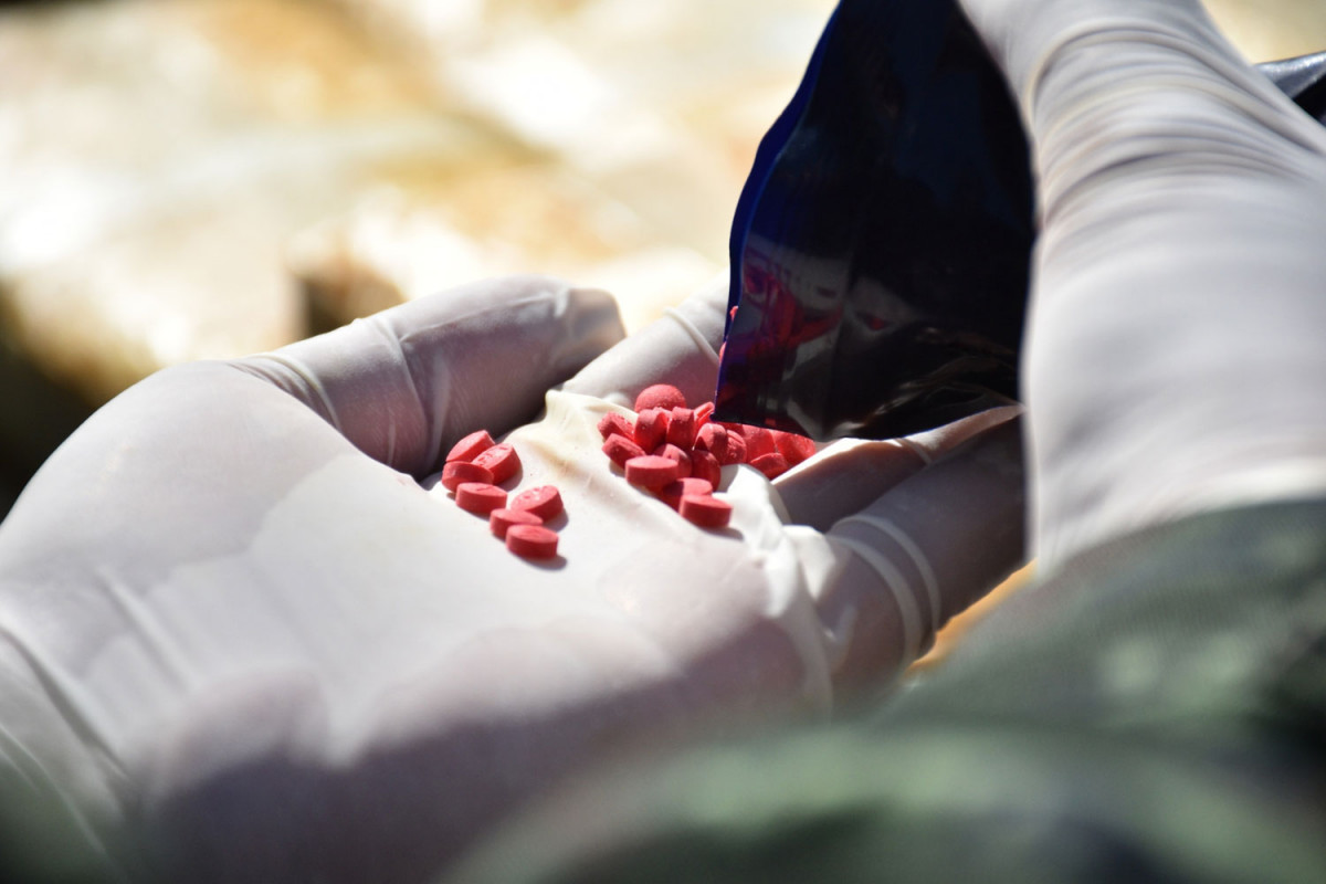 Bangkok Post - Fleeing smugglers abandon 1.3m speed pills