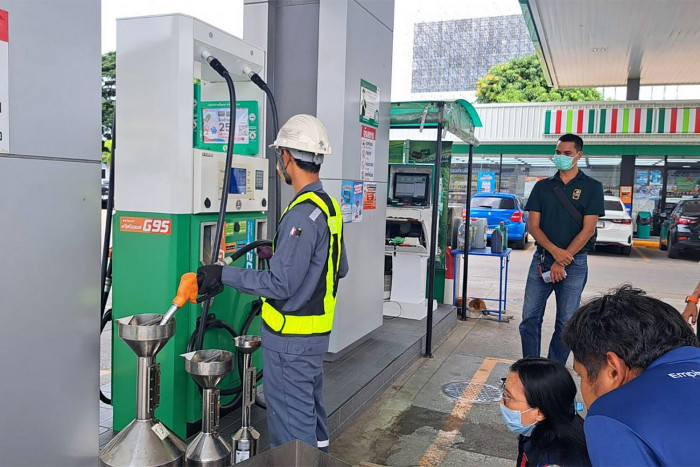 Bangkok Post - Department to meet all oil traders