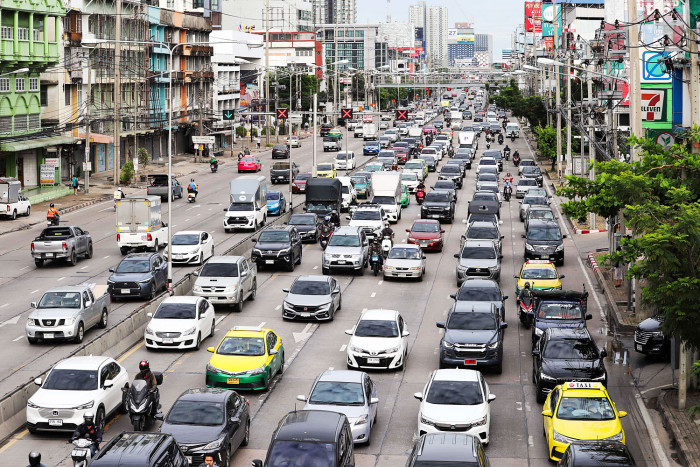 Bangkok Post - Department of Land Transport raises B7bn in vehicle tax
