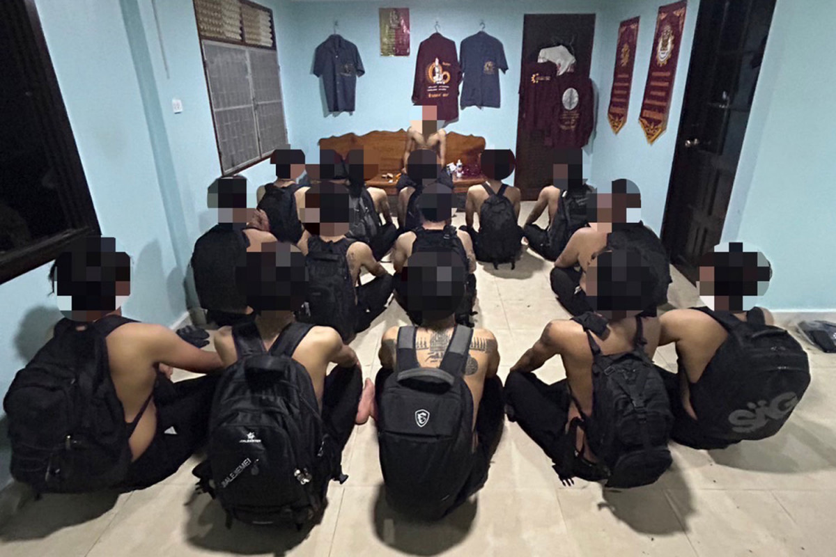 Bangkok Post - Police still hunting shooter in Klong Toey teacher ...
