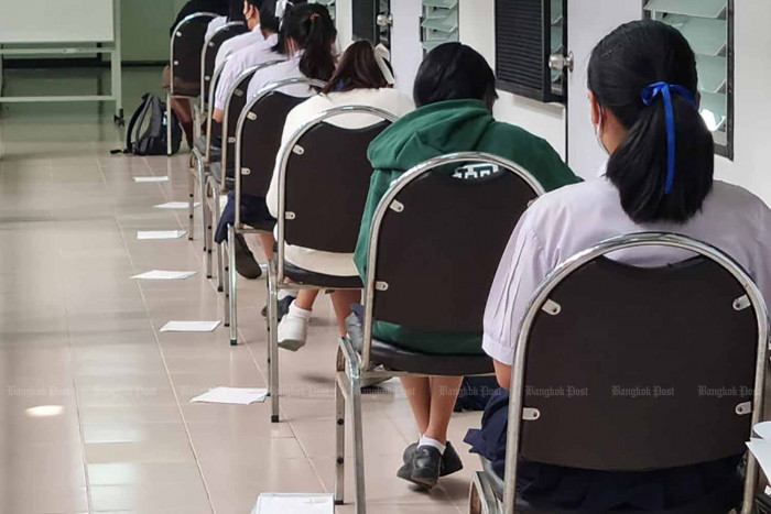 Bangkok Post - Thai students score poorly in maths, reading, science