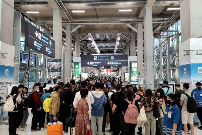 Bangkok Post - Delayed flights caused congestion at Suvarnabhumi
