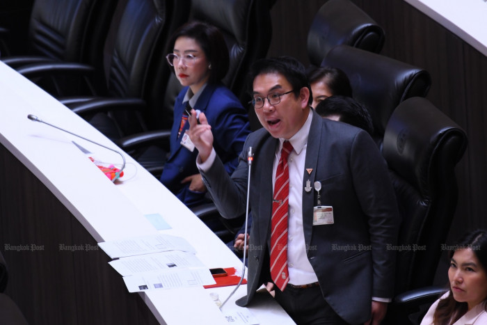 Bangkok Post Budget Easily Passes First Reading